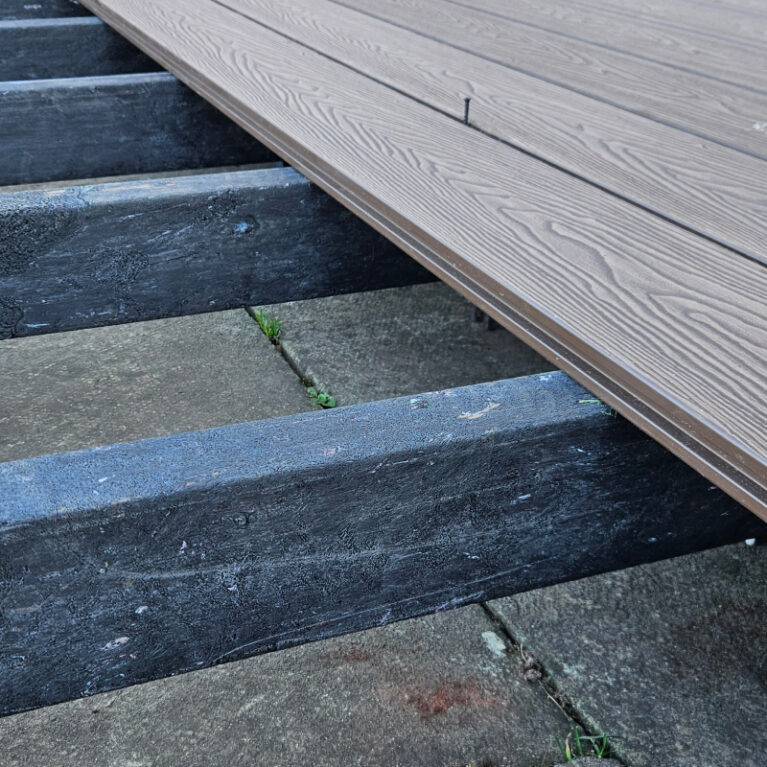 Decking Subframe Joist (Black) - LB Supplies