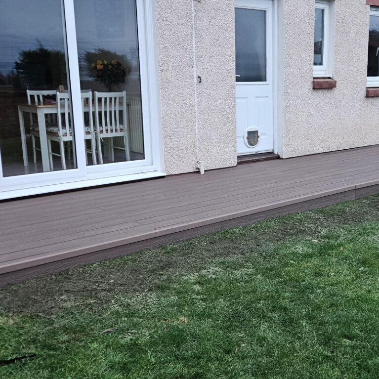 Decking Subframe Joist (Black) - LB Supplies